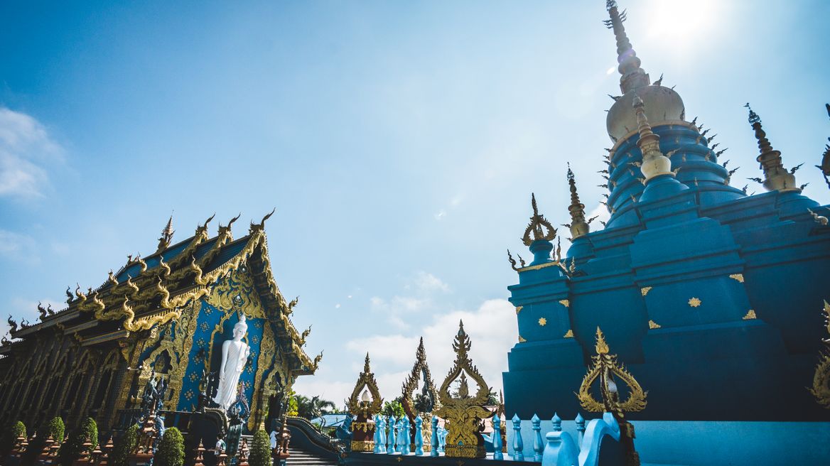 Discover Amazing Temples & Golden Triangle in Chiang Rai - TakeMeTour