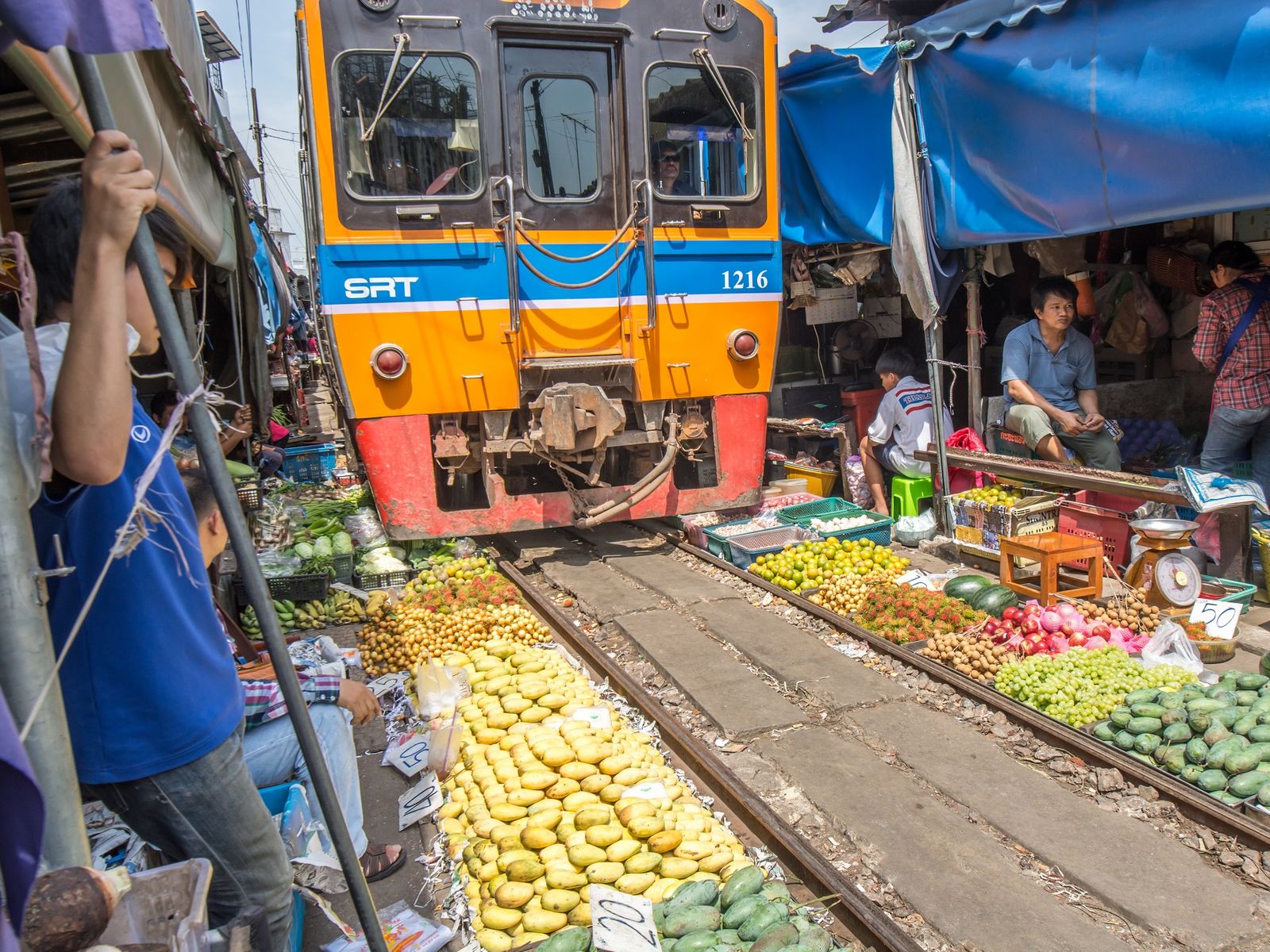 Maeklong Railway Market | TakeMeTour