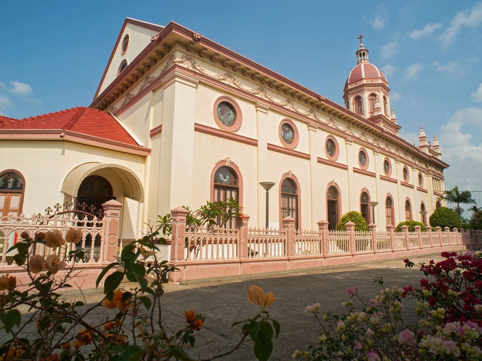 Santa Cruz Church | TakeMeTour