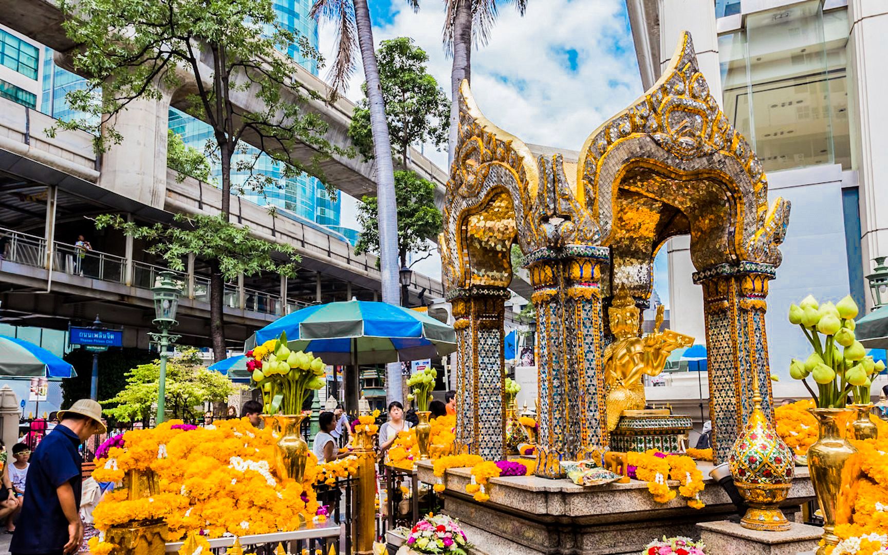 Erawan Shrine (Thao Mahaprom Shrine) | TakeMeTour