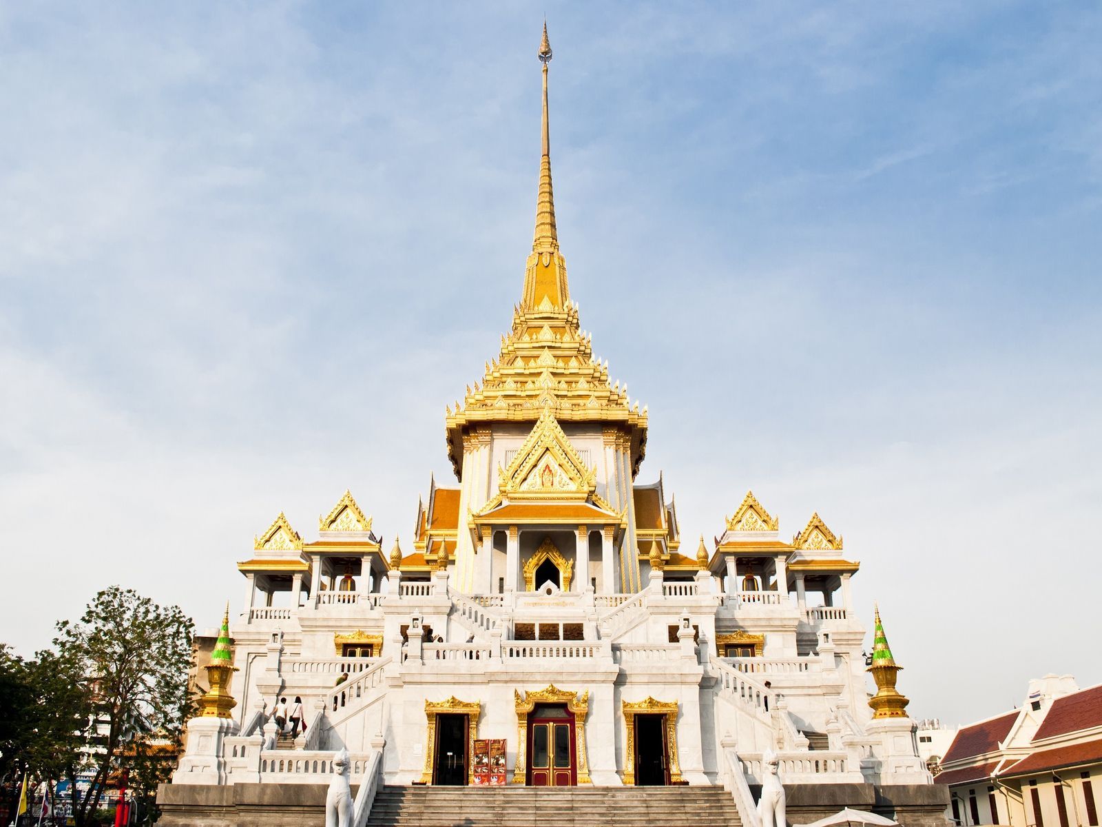 Wat Traimit | TakeMeTour