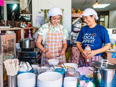 Learn How to Be a Local Restaurant Chef - TakeMeTour