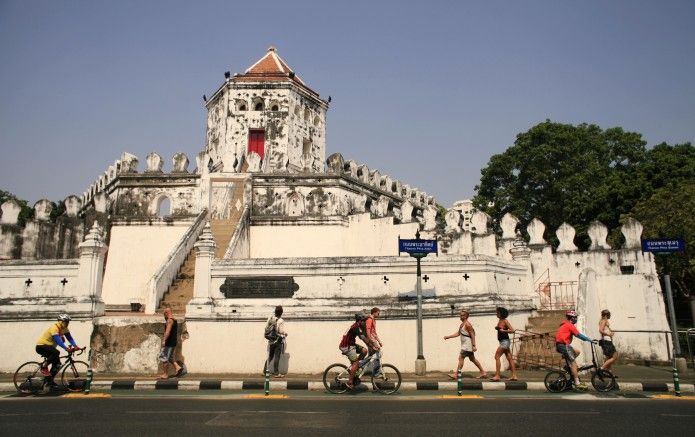 Phra Athit Road | TakeMeTour