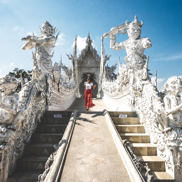 Chiang Rai White Temple & Black House Tour | Book Now - TakeMeTour